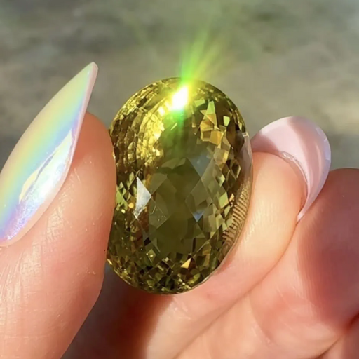 The Fascinating World of Lemon Quartz: Meaning and Properties - GYS